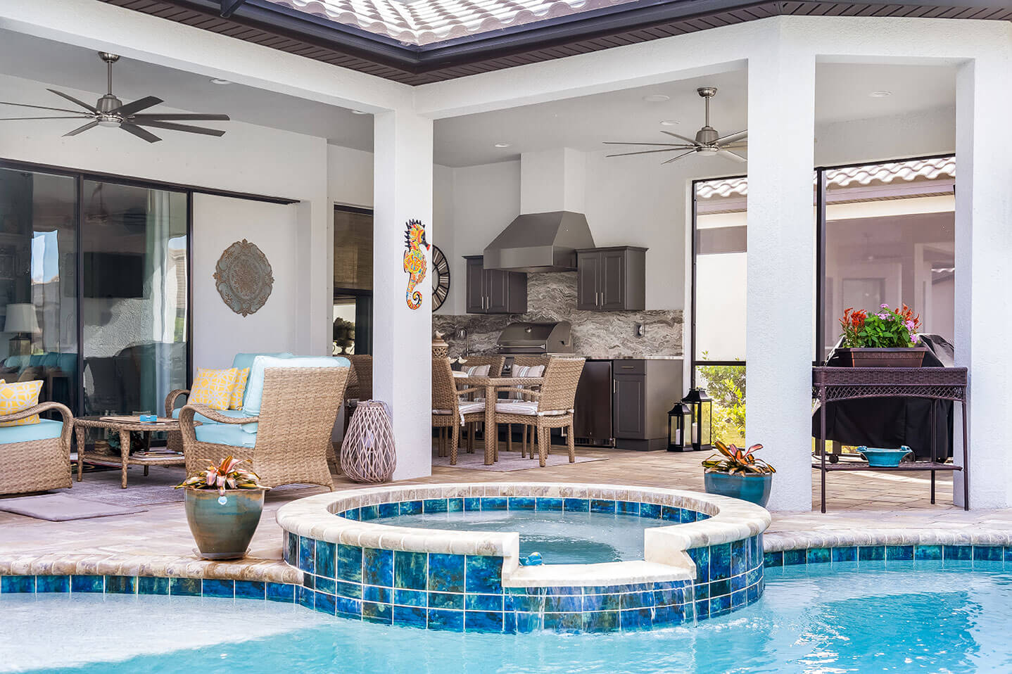 Outdoor Kitchen Trends to Watch in 2025 - Werever Outdoor Cabinets